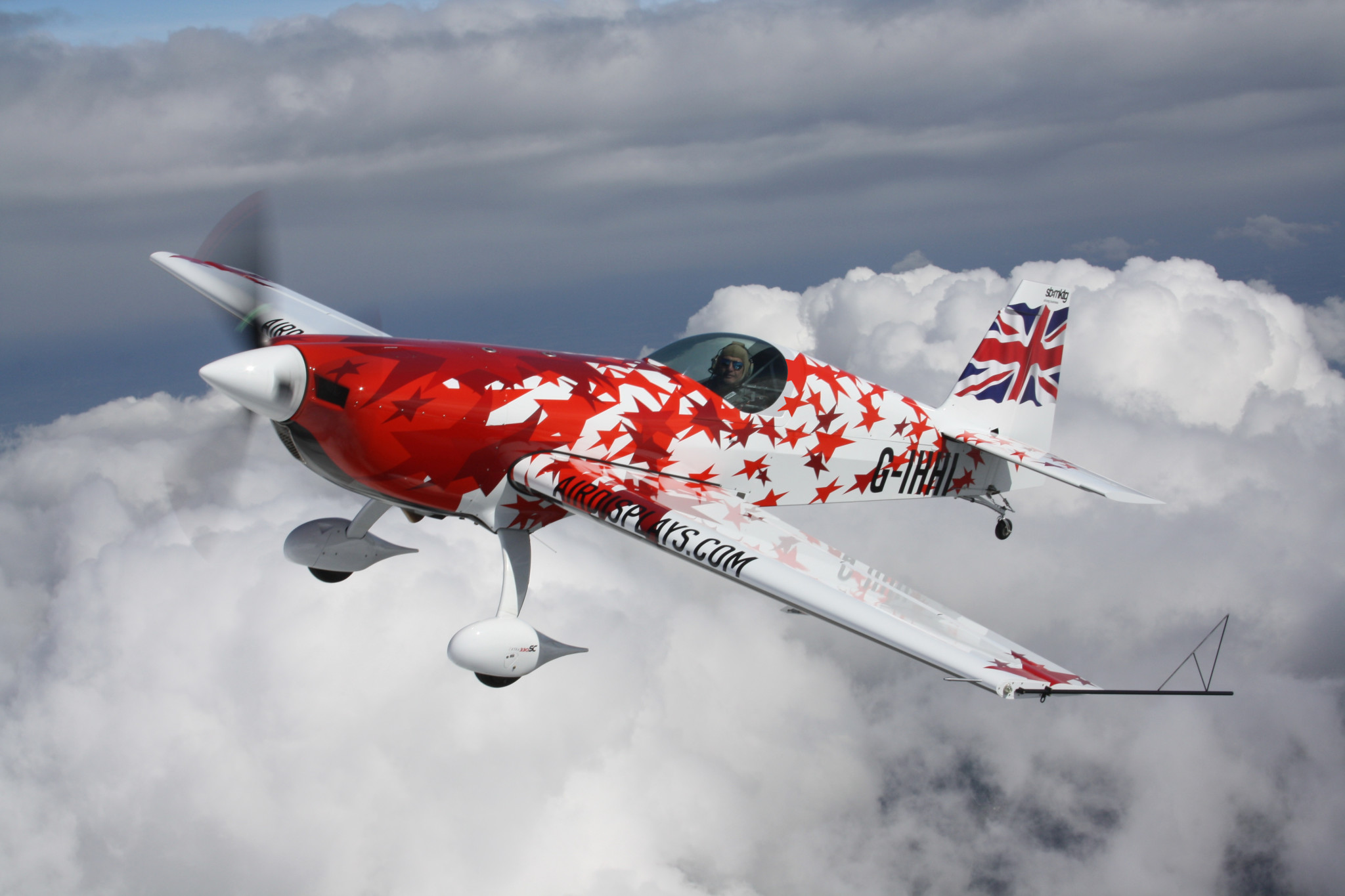 Buying a New Extra 330SC – Mark Jefferies Air Shows & the Global Stars team